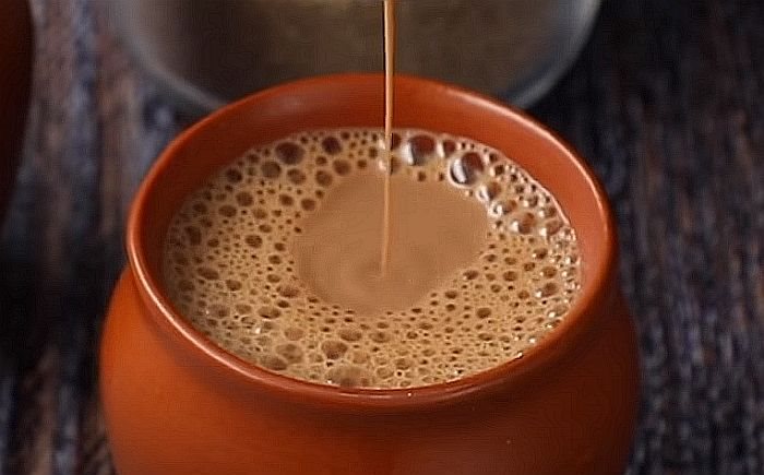 NAPRAVITE ČUVENI INDIJSKI ČAJ - Jača imunitet, čisti pluća i izbacuje ...