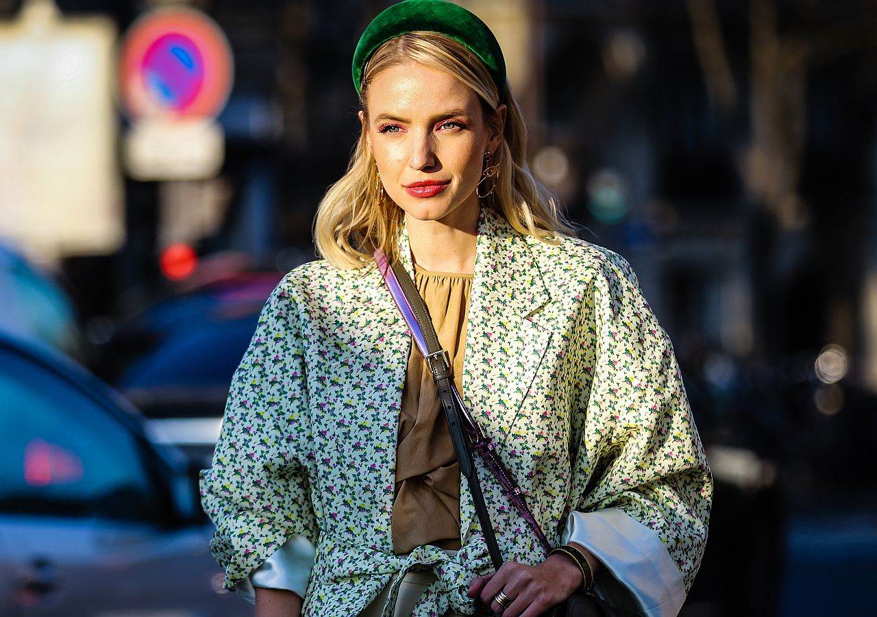 Suknja koja je u trendu na jesen 2023 godine | Sensa